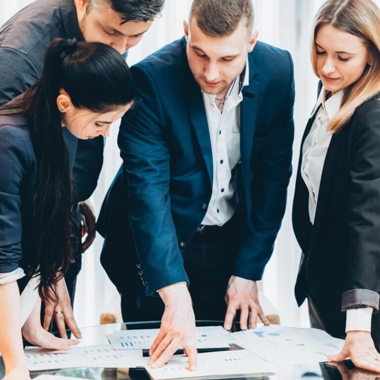 Focus Groups: 7 Steps To Run Effective Sessions